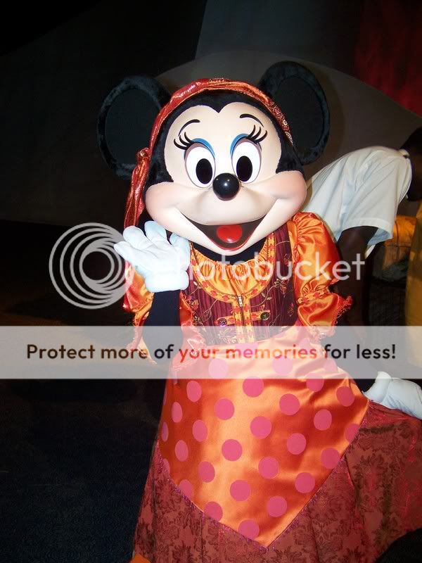 Let's start a Minnie Mouse picture thread! | DIS Disney Discussion ...
