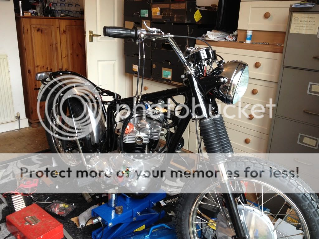 POST A PIC OF YOUR TRIUMPH (restoration project) - Britbike forum